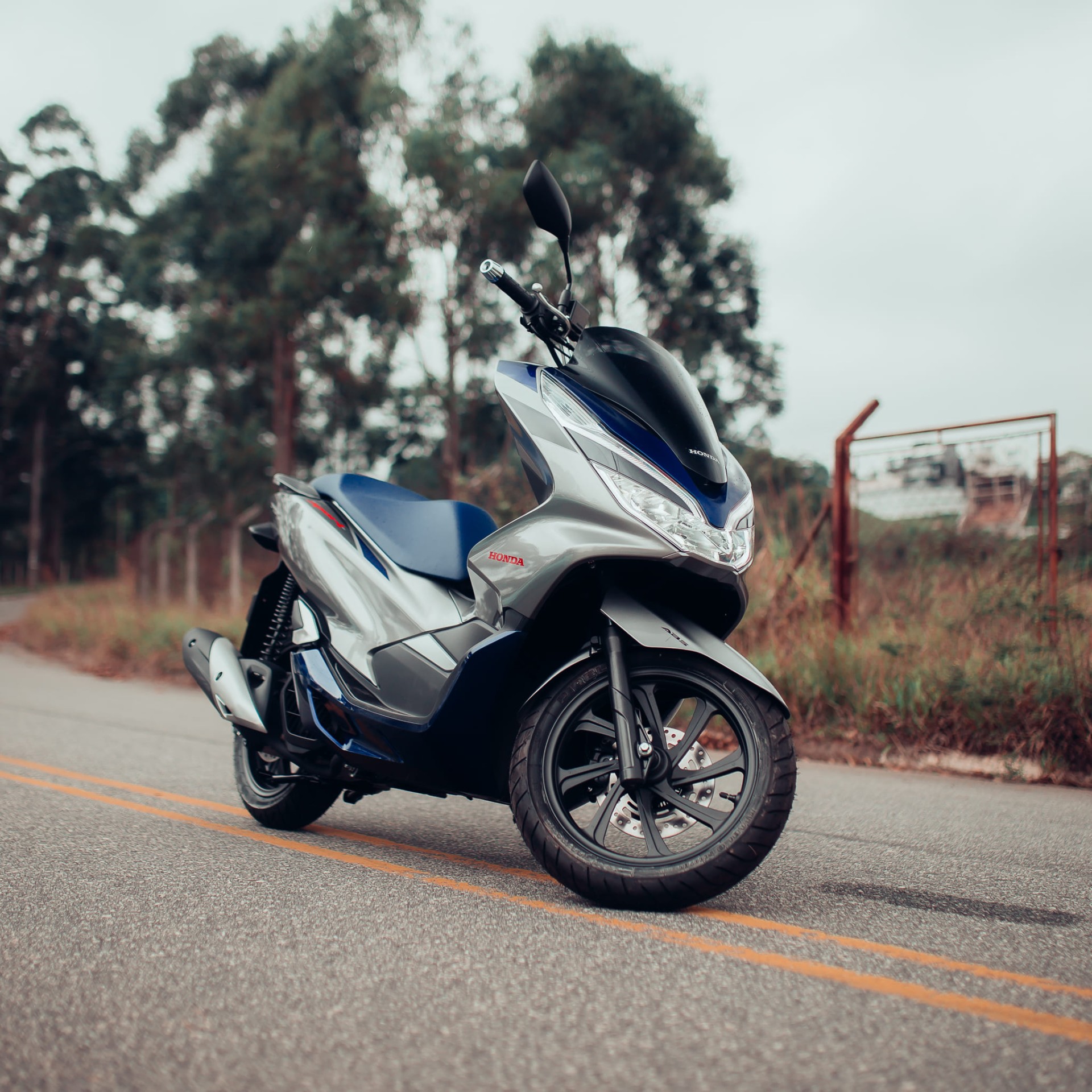 Honda PCX Sport ou 15 Mil no Pix :: Melhorando Clássicos