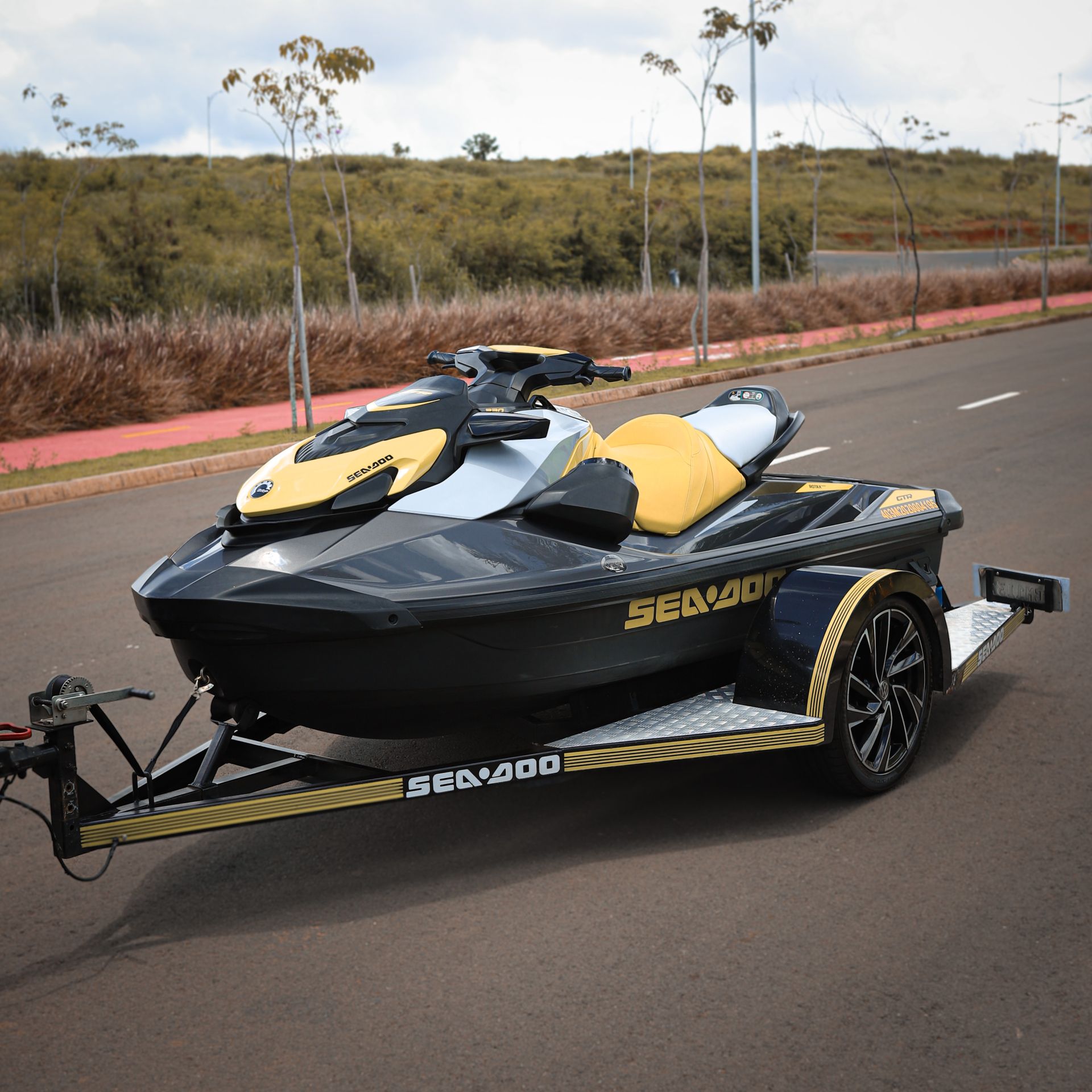 TOYOTA - HILUX SRX + JETSKI GTR OU 370 MIL NA CONTA :: Melhorando Clássicos